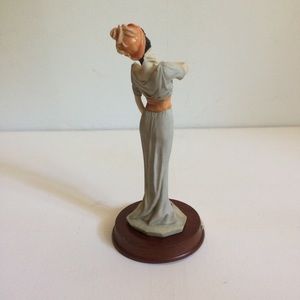 La Verona Collection | Accents | Figurine Of Lady In 4s Era | Poshmark